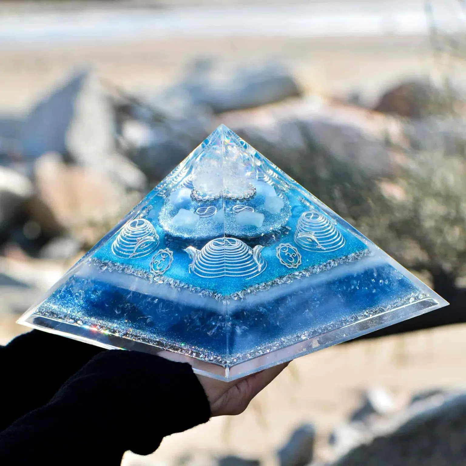 Seven Chakras Orgonite Pyramid,Chakra Balancing Crystal Stones Orgone King